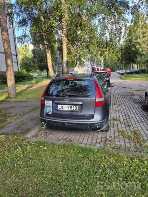 Pelēks Hyundai i30 2010 Rīga, ar dzinēja tilpumu 1.60 L un nobraukumu 330 tūkst. km par 1200 €, foto 6 vietnē AUTOMOTO.COM.LV