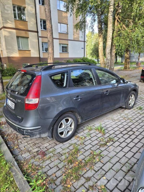 Grey Hyundai i30 2010 in Riga, with an engine capacity of 1.60 L and mileage of 330 thousand km for 1200 €, photo 4 on AUTOMOTO.COM.LV