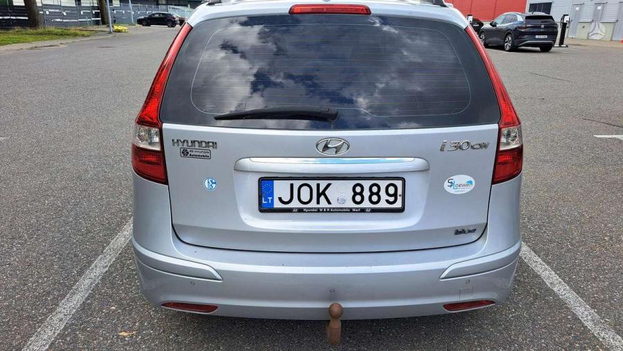 Серый Хендай i30 2010 в Вильнюс, объемом двигателя 1.58 л и пробегом 280 тыс. км за 1600 €, фото 8 на AUTOMOTO.COM.LV