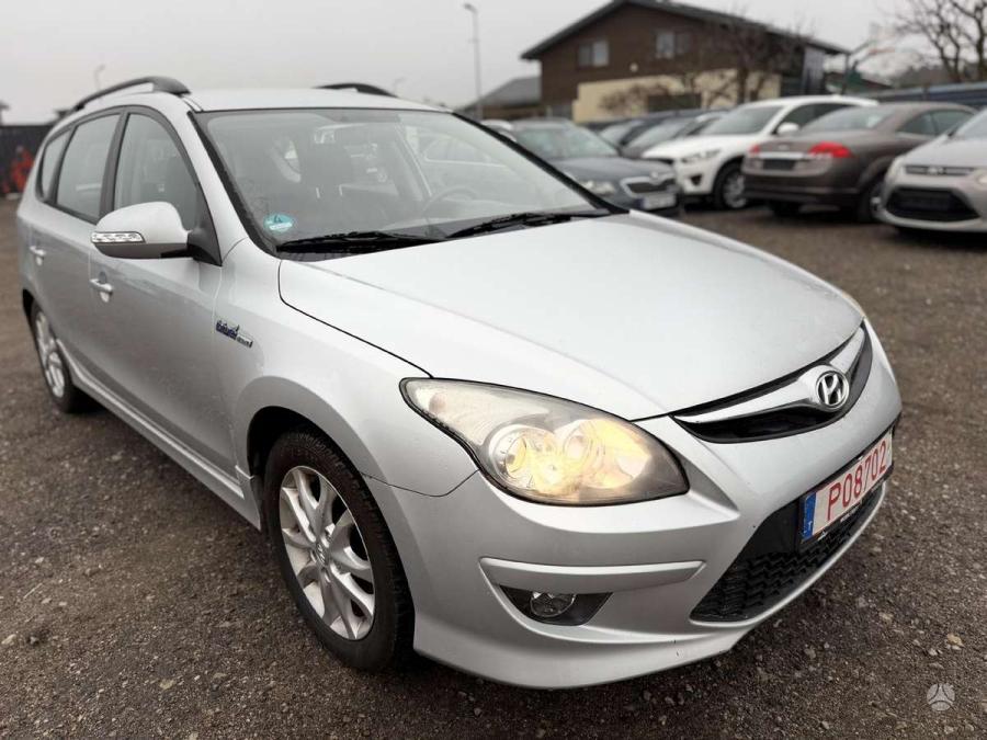 Pelēks Hyundai i30 2011 Kauņa, ar dzinēja tilpumu 1.59 L un nobraukumu 213 tūkst. km par 3550 €, foto 1 vietnē AUTOMOTO.COM.LV