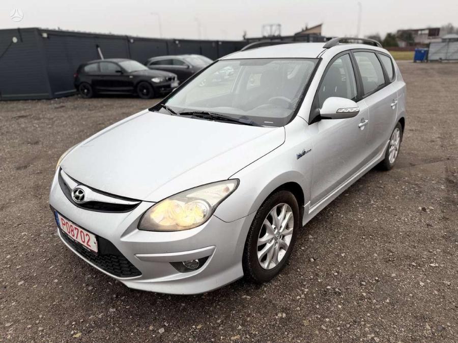Pelēks Hyundai i30 2011 Kauņa, ar dzinēja tilpumu 1.59 L un nobraukumu 213 tūkst. km par 3550 €, foto 2 vietnē AUTOMOTO.COM.LV