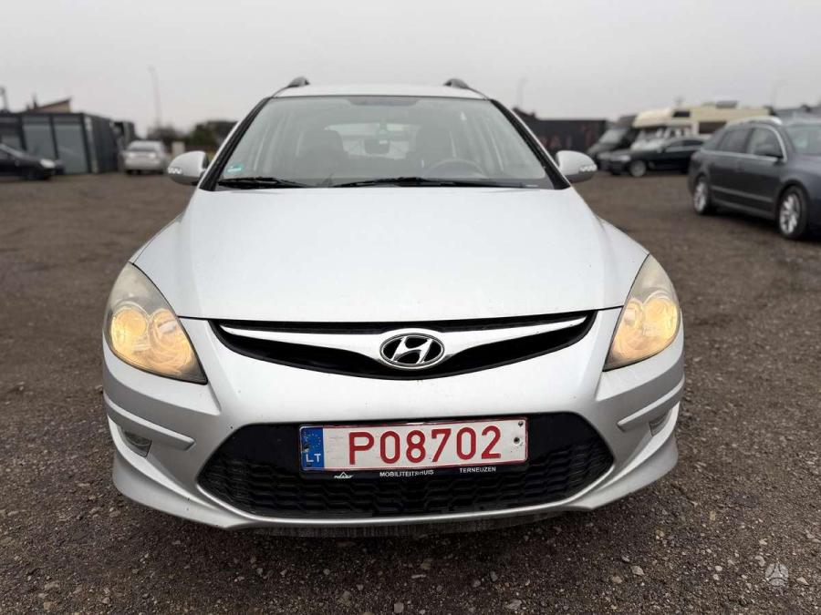 Pelēks Hyundai i30 2011 Kauņa, ar dzinēja tilpumu 1.59 L un nobraukumu 213 tūkst. km par 3550 €, foto 3 vietnē AUTOMOTO.COM.LV
