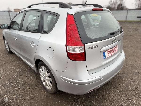 Pelēks Hyundai i30 2011 Kauņa, ar dzinēja tilpumu 1.59 L un nobraukumu 213 tūkst. km par 3550 €, foto 5 vietnē AUTOMOTO.COM.LV