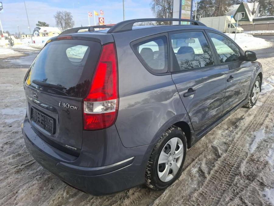 Grey Hyundai i30 2011 in Utena, with an engine capacity of 1.58 L and mileage of 230 thousand km for 2100 €, photo 6 on AUTOMOTO.COM.LV