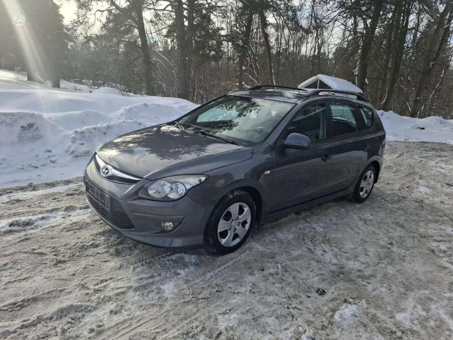 Grey Hyundai i30 2011 in Utena, with an engine capacity of 1.58 L and mileage of 230 thousand km for 2100 €, photo 11 on AUTOMOTO.COM.LV