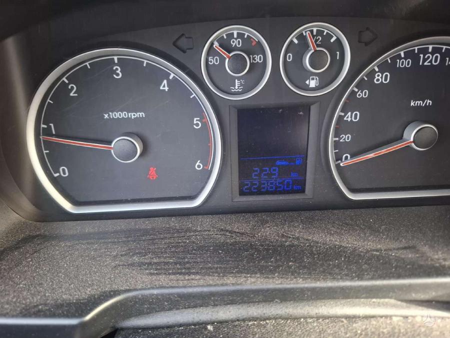 Grey Hyundai i30 2011 in Utena, with an engine capacity of 1.58 L and mileage of 230 thousand km for 2100 €, photo 12 on AUTOMOTO.COM.LV