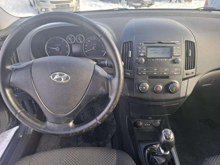 Grey Hyundai i30 2011 in Utena, with an engine capacity of 1.58 L and mileage of 230 thousand km for 2100 €, photo 13 on AUTOMOTO.COM.LV