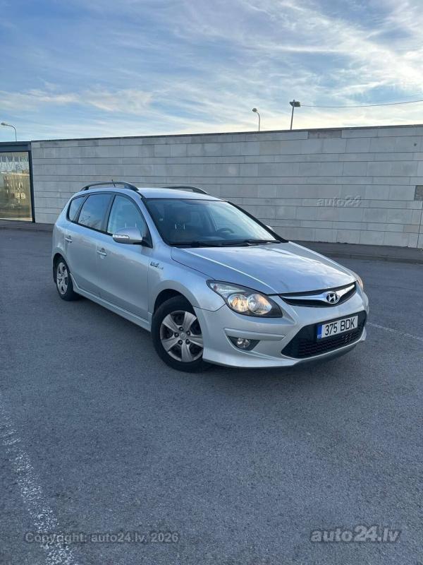 Pelēks Hyundai i30 2011 Tallina, ar dzinēja tilpumu 1.60 L un nobraukumu 359 tūkst. km par 2999 €, foto 1 vietnē AUTOMOTO.COM.LV