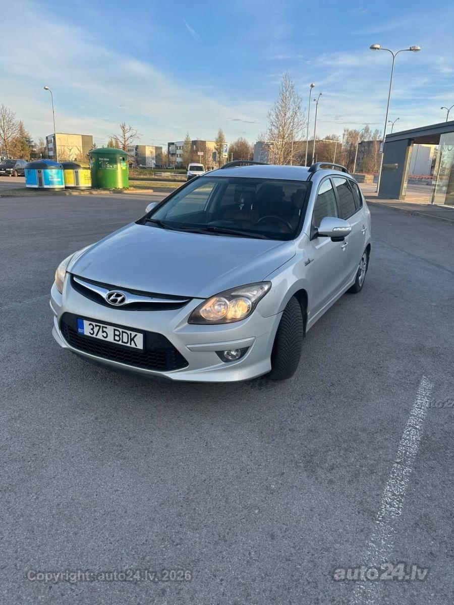 Pelēks Hyundai i30 2011 Tallina, ar dzinēja tilpumu 1.60 L un nobraukumu 359 tūkst. km par 2999 €, foto 3 vietnē AUTOMOTO.COM.LV
