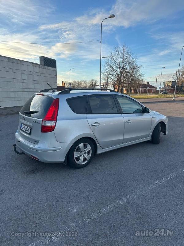 Pelēks Hyundai i30 2011 Tallina, ar dzinēja tilpumu 1.60 L un nobraukumu 359 tūkst. km par 2999 €, foto 4 vietnē AUTOMOTO.COM.LV