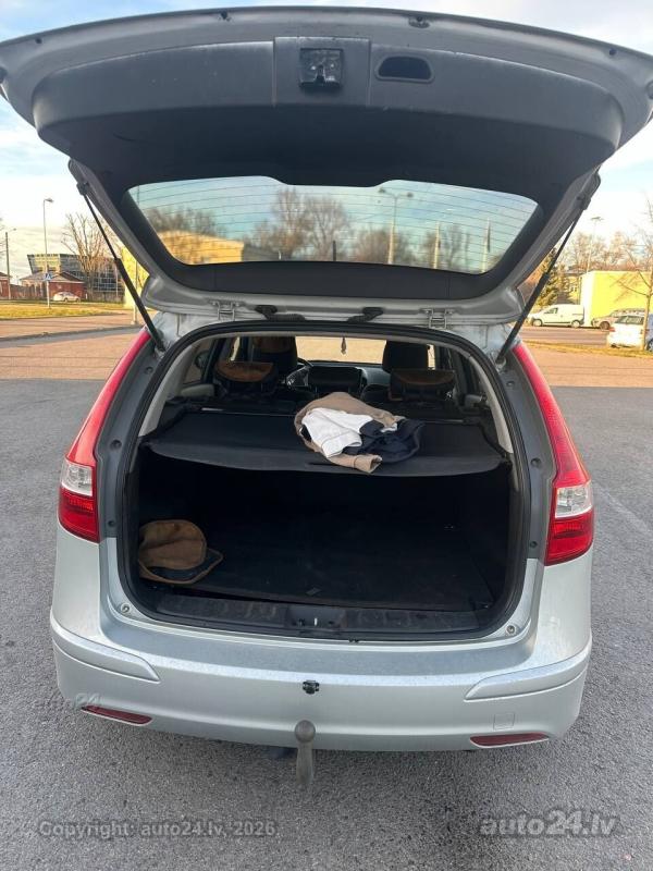 Pelēks Hyundai i30 2011 Tallina, ar dzinēja tilpumu 1.60 L un nobraukumu 359 tūkst. km par 2999 €, foto 7 vietnē AUTOMOTO.COM.LV
