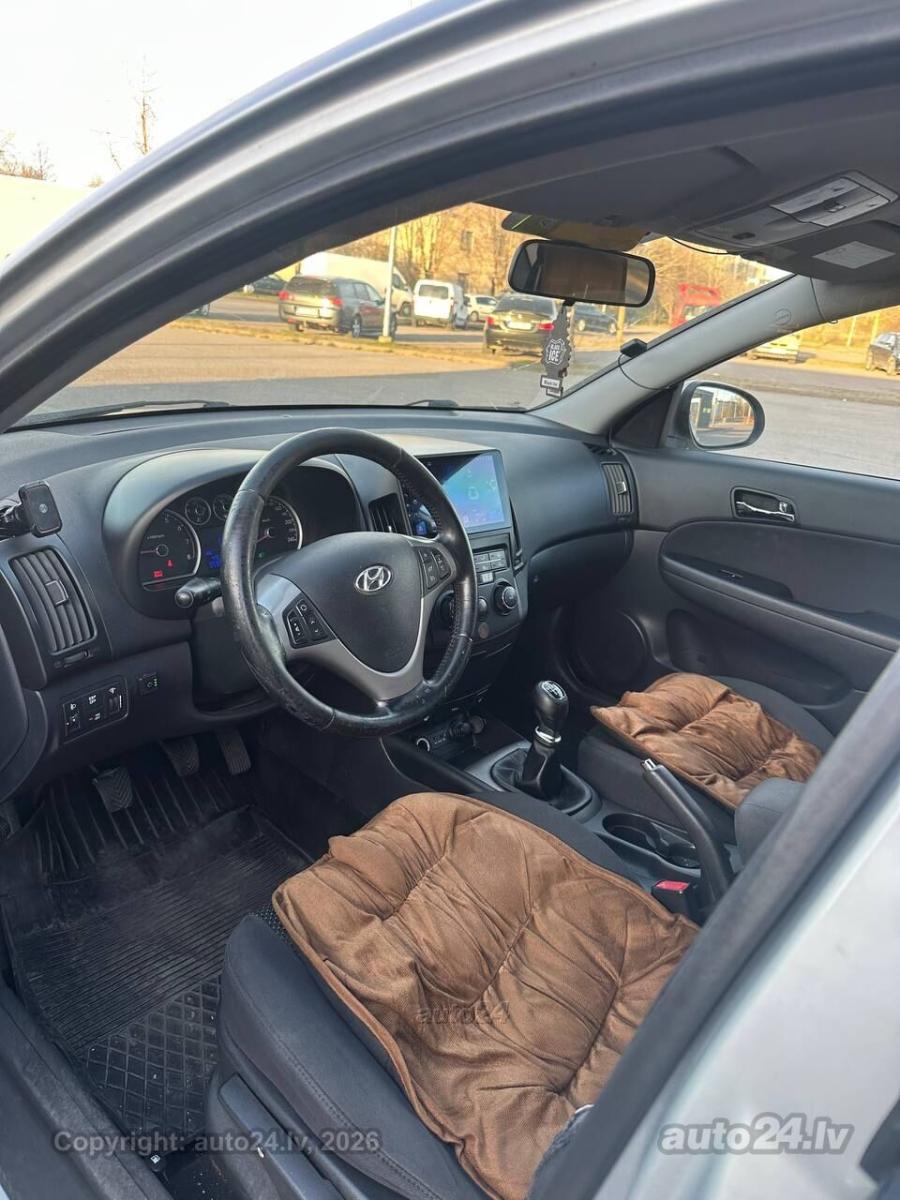 Pelēks Hyundai i30 2011 Tallina, ar dzinēja tilpumu 1.60 L un nobraukumu 359 tūkst. km par 2999 €, foto 9 vietnē AUTOMOTO.COM.LV