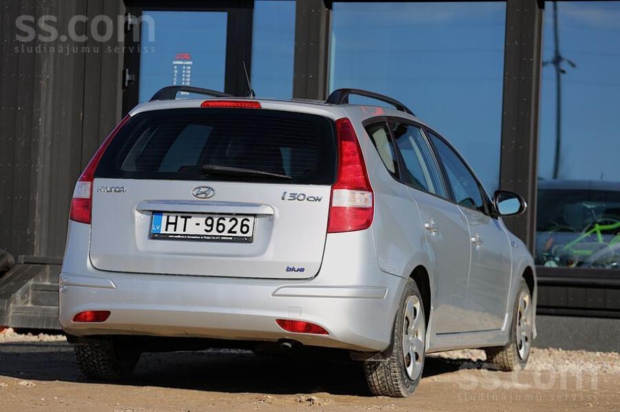 Pelēks Hyundai i30 2011 Tukums, ar dzinēja tilpumu 1.60 L un nobraukumu 245 tūkst. km par 1550 €, foto 3 vietnē AUTOMOTO.COM.LV