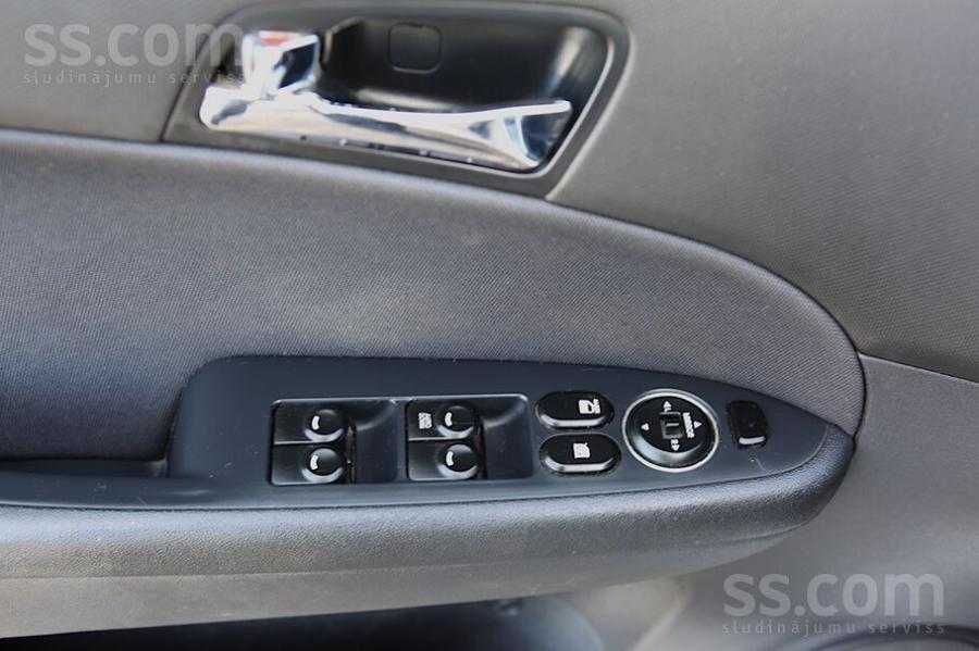 Pelēks Hyundai i30 2011 Tukums, ar dzinēja tilpumu 1.60 L un nobraukumu 245 tūkst. km par 1550 €, foto 9 vietnē AUTOMOTO.COM.LV