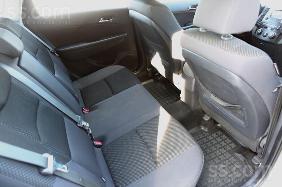 Pelēks Hyundai i30 2011 Tukums, ar dzinēja tilpumu 1.60 L un nobraukumu 245 tūkst. km par 1550 €, foto 11 vietnē AUTOMOTO.COM.LV