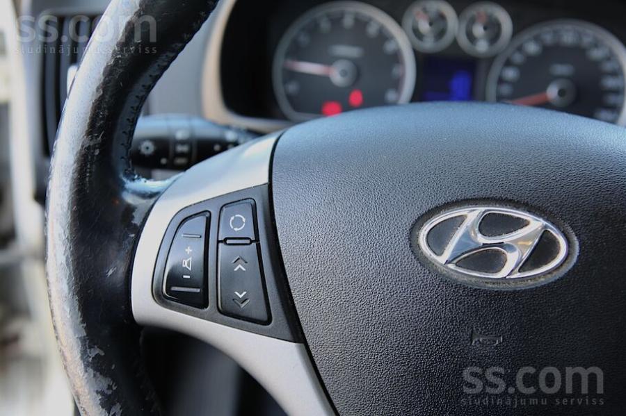 Pelēks Hyundai i30 2011 Tukums, ar dzinēja tilpumu 1.60 L un nobraukumu 245 tūkst. km par 1550 €, foto 12 vietnē AUTOMOTO.COM.LV