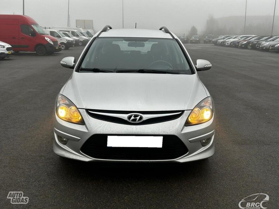Pelēks Hyundai i30 2012 Avižieniai, ar dzinēja tilpumu 1.60 L un nobraukumu 376 tūkst. km par 2290 €, foto 5 vietnē AUTOMOTO.COM.LV