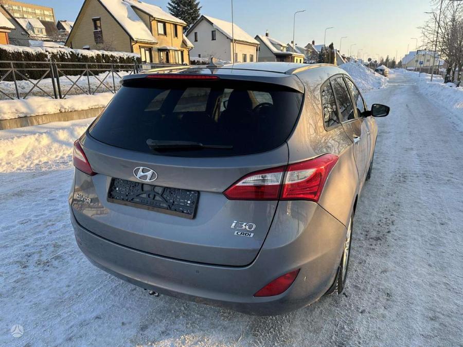 Pelēks Hyundai i30 2012 Telšiai, ar dzinēja tilpumu 1.60 L un nobraukumu 262 tūkst. km par 4200 €, foto 5 vietnē AUTOMOTO.COM.LV
