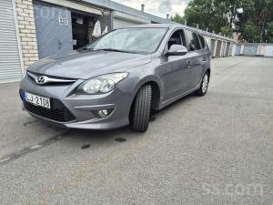 Grey Hyundai i30 2012 in Riga, with an engine capacity of 1.60 L and mileage of 204 thousand km for 2450 €, photo 4 on AUTOMOTO.COM.LV