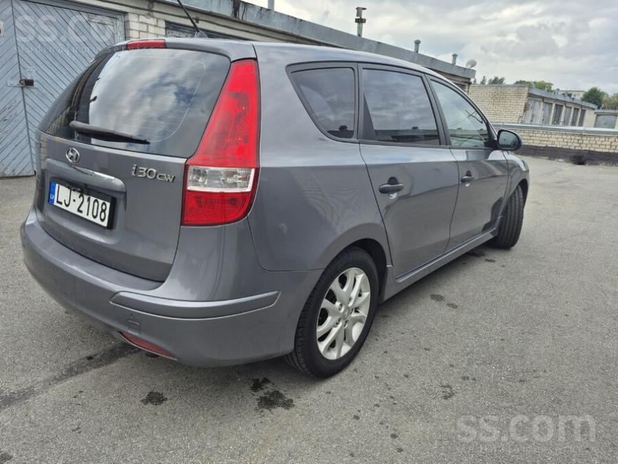 Grey Hyundai i30 2012 in Riga, with an engine capacity of 1.60 L and mileage of 204 thousand km for 2450 €, photo 6 on AUTOMOTO.COM.LV