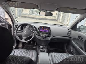 Grey Hyundai i30 2012 in Riga, with an engine capacity of 1.60 L and mileage of 204 thousand km for 2450 €, photo 9 on AUTOMOTO.COM.LV
