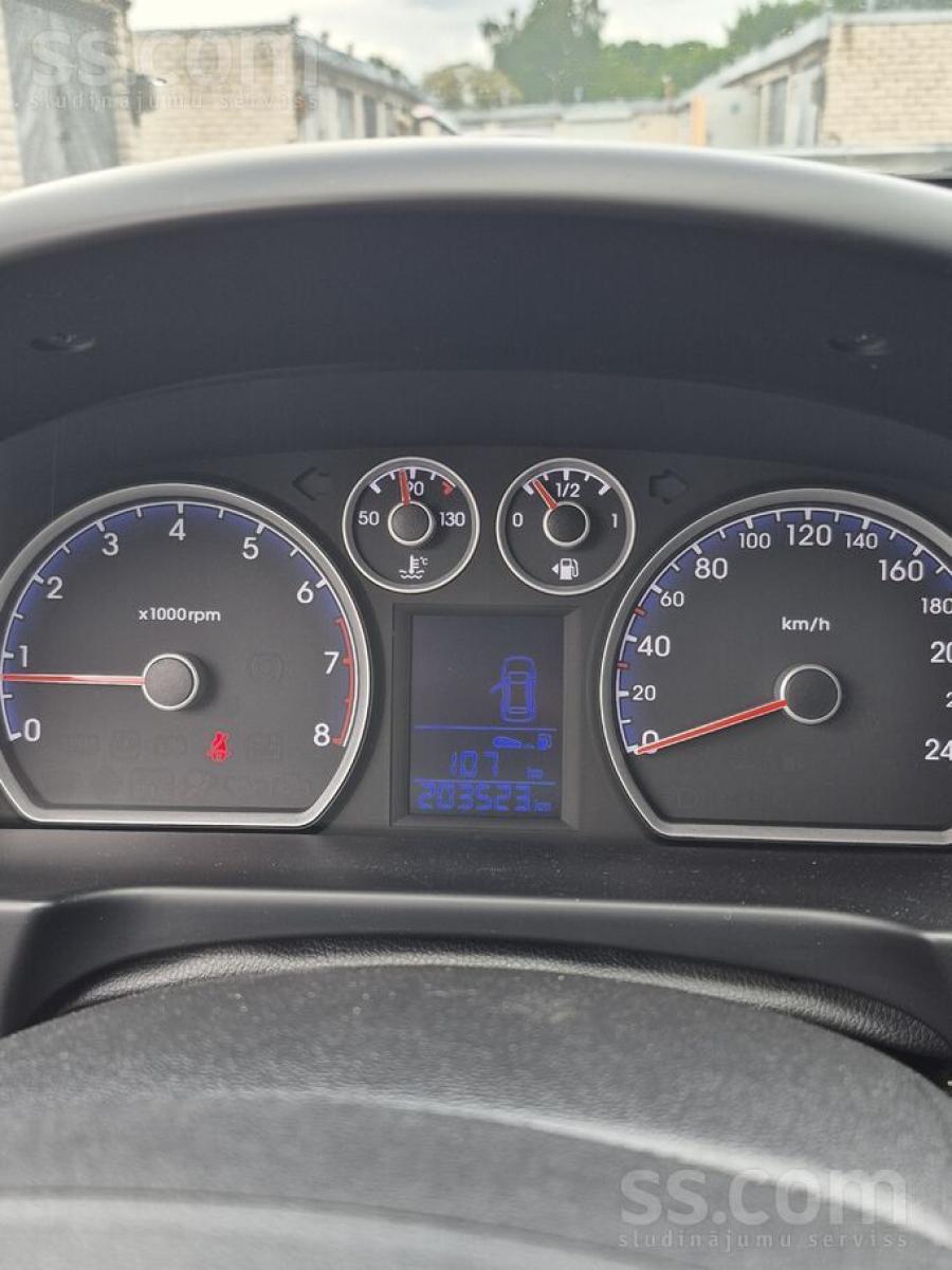Grey Hyundai i30 2012 in Riga, with an engine capacity of 1.60 L and mileage of 204 thousand km for 2450 €, photo 12 on AUTOMOTO.COM.LV