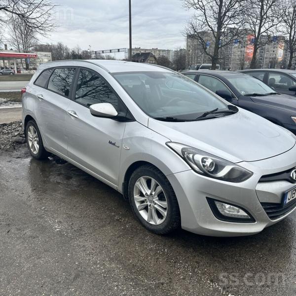 Grey Hyundai i30 2012 in Riga, with an engine capacity of 1.40 L and mileage of 330 thousand km for 3500 €, photo 2 on AUTOMOTO.COM.LV