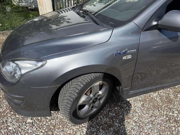 Pelēks Hyundai i30 2012 Tauragė, ar dzinēja tilpumu 1.58 L un nobraukumu 289 tūkst. km par 1600 €, foto 3 vietnē AUTOMOTO.COM.LV