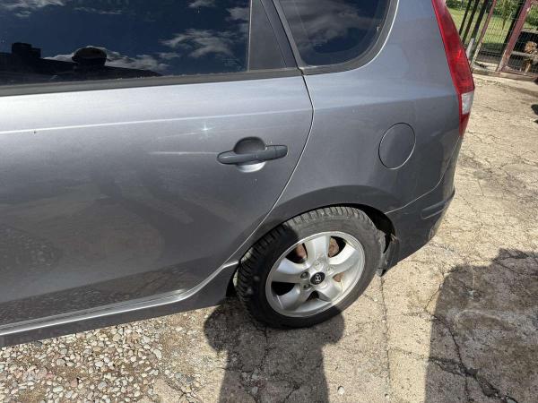 Pelēks Hyundai i30 2012 Tauragė, ar dzinēja tilpumu 1.58 L un nobraukumu 289 tūkst. km par 1600 €, foto 4 vietnē AUTOMOTO.COM.LV