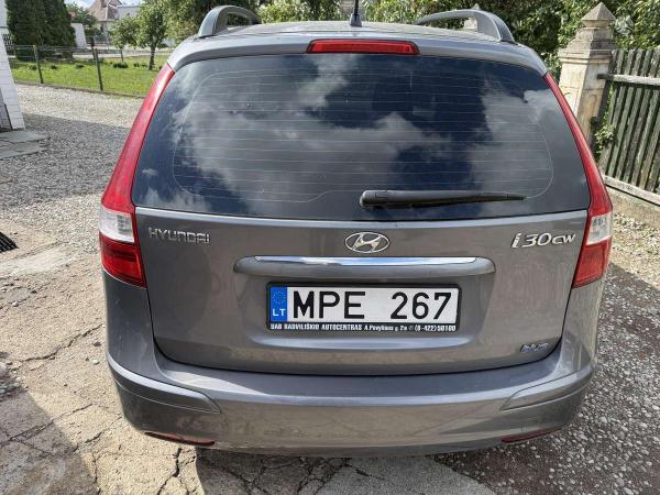 Pelēks Hyundai i30 2012 Tauragė, ar dzinēja tilpumu 1.58 L un nobraukumu 289 tūkst. km par 1600 €, foto 5 vietnē AUTOMOTO.COM.LV