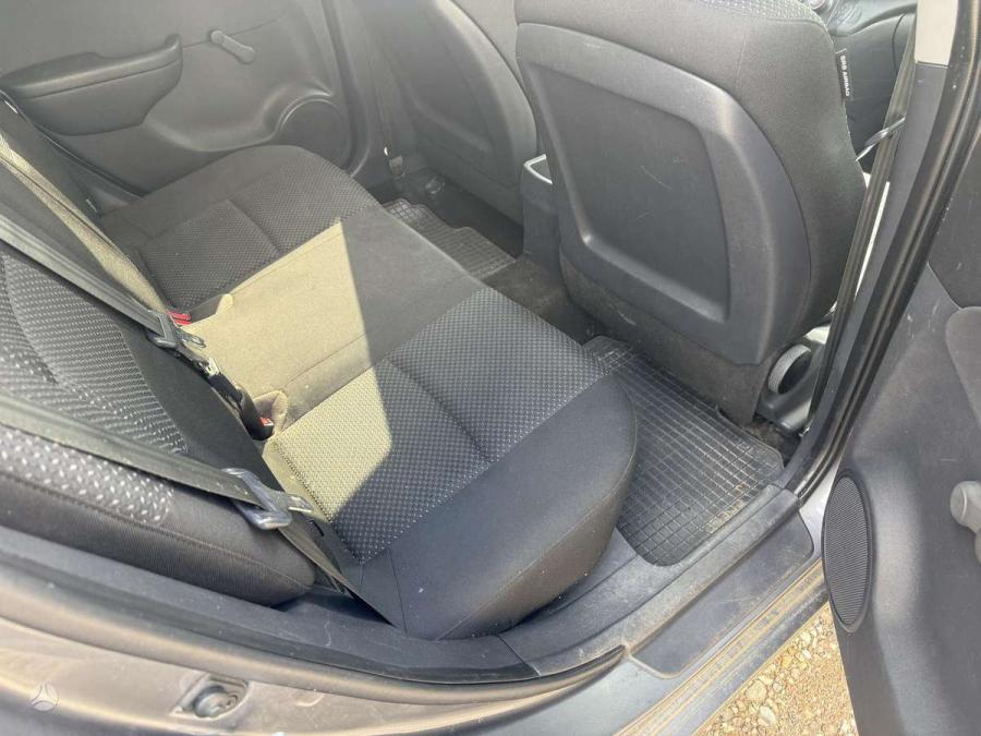 Pelēks Hyundai i30 2012 Tauragė, ar dzinēja tilpumu 1.58 L un nobraukumu 289 tūkst. km par 1600 €, foto 11 vietnē AUTOMOTO.COM.LV