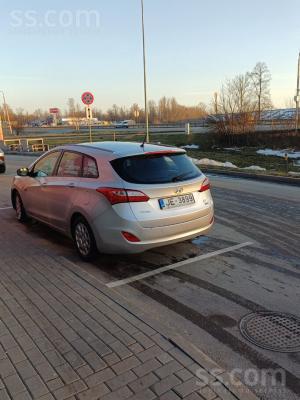 Pelēks Hyundai i30 2013 Rīga, ar dzinēja tilpumu 1.40 L un nobraukumu 368 tūkst. km par 2500 €, foto 3 vietnē AUTOMOTO.COM.LV