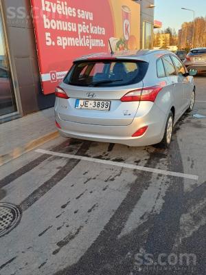 Pelēks Hyundai i30 2013 Rīga, ar dzinēja tilpumu 1.40 L un nobraukumu 368 tūkst. km par 2500 €, foto 4 vietnē AUTOMOTO.COM.LV