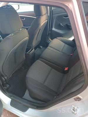 Pelēks Hyundai i30 2013 Rīga, ar dzinēja tilpumu 1.40 L un nobraukumu 368 tūkst. km par 2500 €, foto 5 vietnē AUTOMOTO.COM.LV
