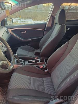 Pelēks Hyundai i30 2013 Rīga, ar dzinēja tilpumu 1.40 L un nobraukumu 368 tūkst. km par 2500 €, foto 6 vietnē AUTOMOTO.COM.LV