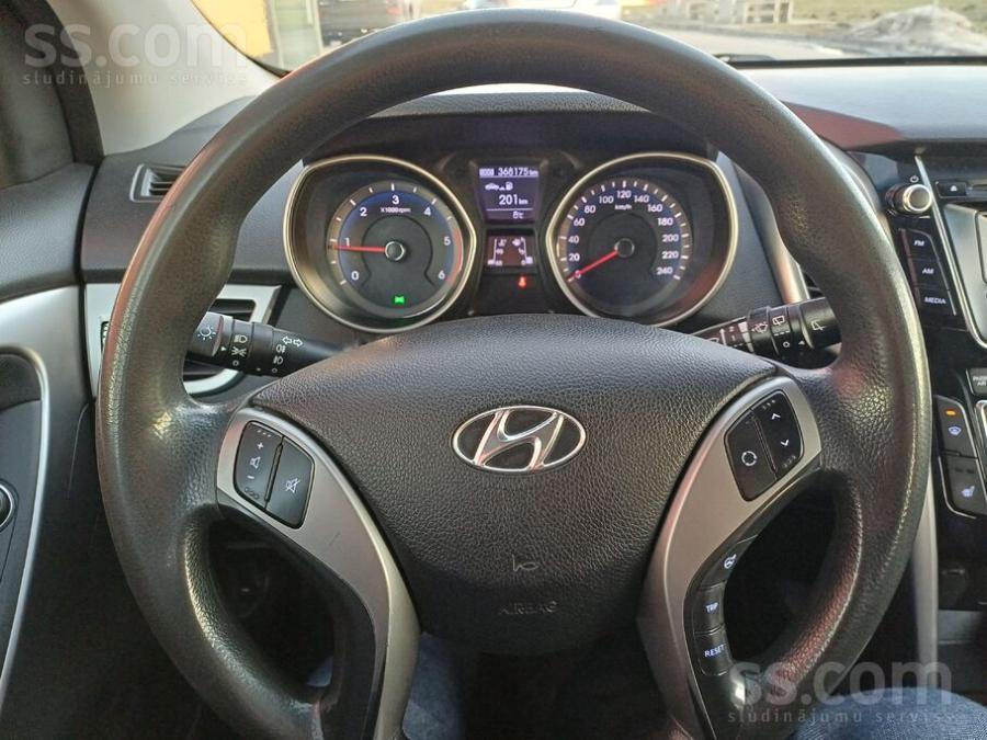 Pelēks Hyundai i30 2013 Rīga, ar dzinēja tilpumu 1.40 L un nobraukumu 368 tūkst. km par 2500 €, foto 8 vietnē AUTOMOTO.COM.LV