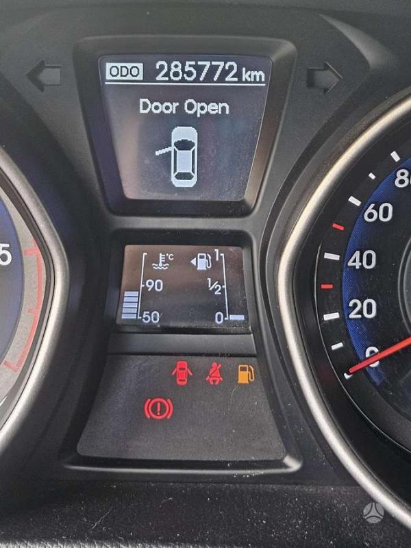 Серый Хендай i30 2013 в Вильнюс, объемом двигателя 1.58 л и пробегом 286 тыс. км за 3200 €, фото 6 на AUTOMOTO.COM.LV