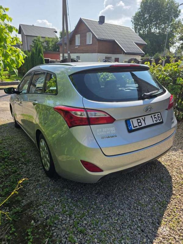 Pelēks Hyundai i30 2013 Kelmė, ar dzinēja tilpumu 1.58 L un nobraukumu 202 tūkst. km par 3800 €, foto 6 vietnē AUTOMOTO.COM.LV