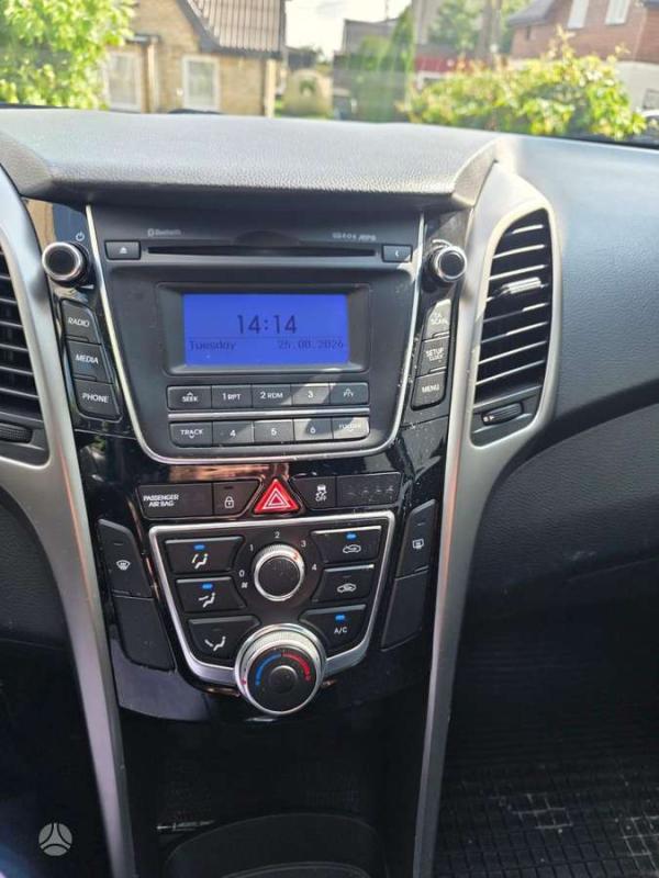 Pelēks Hyundai i30 2013 Kelmė, ar dzinēja tilpumu 1.58 L un nobraukumu 202 tūkst. km par 3800 €, foto 8 vietnē AUTOMOTO.COM.LV