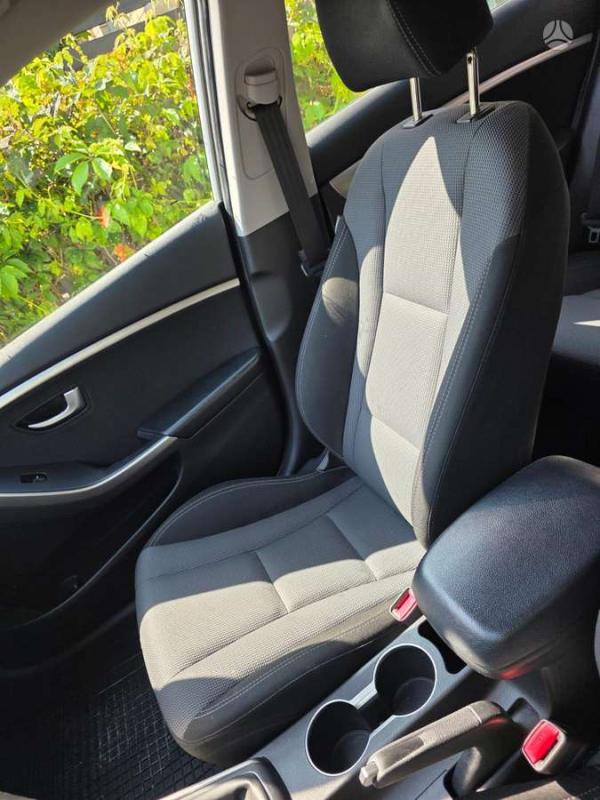 Pelēks Hyundai i30 2013 Kelmė, ar dzinēja tilpumu 1.58 L un nobraukumu 202 tūkst. km par 3800 €, foto 11 vietnē AUTOMOTO.COM.LV