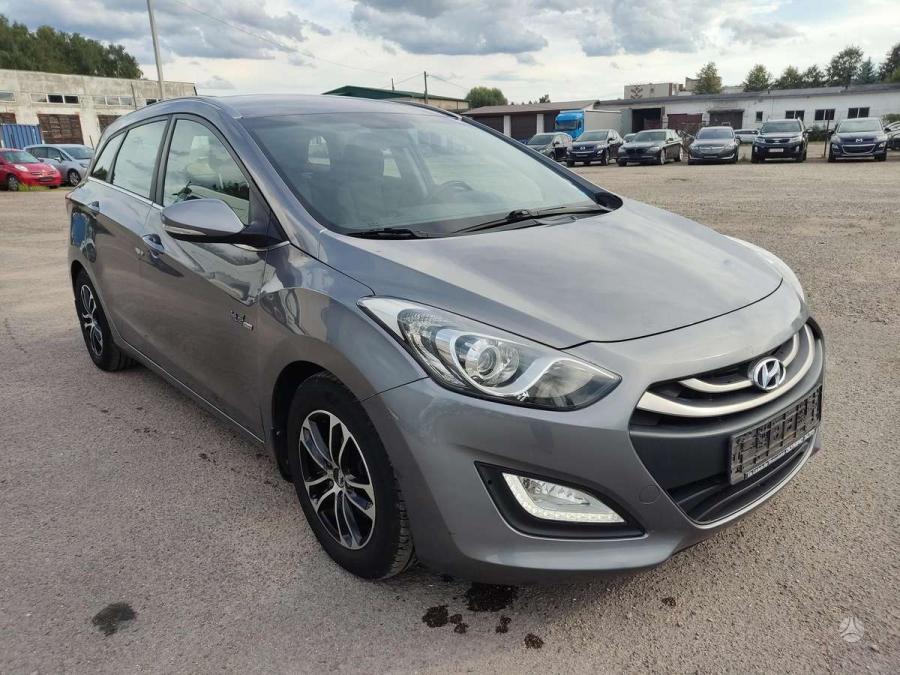 Grey Hyundai i30 2013 in Prienai, with an engine capacity of 1.59 L and mileage of 161 thousand km for 5150 €, photo 5 on AUTOMOTO.COM.LV