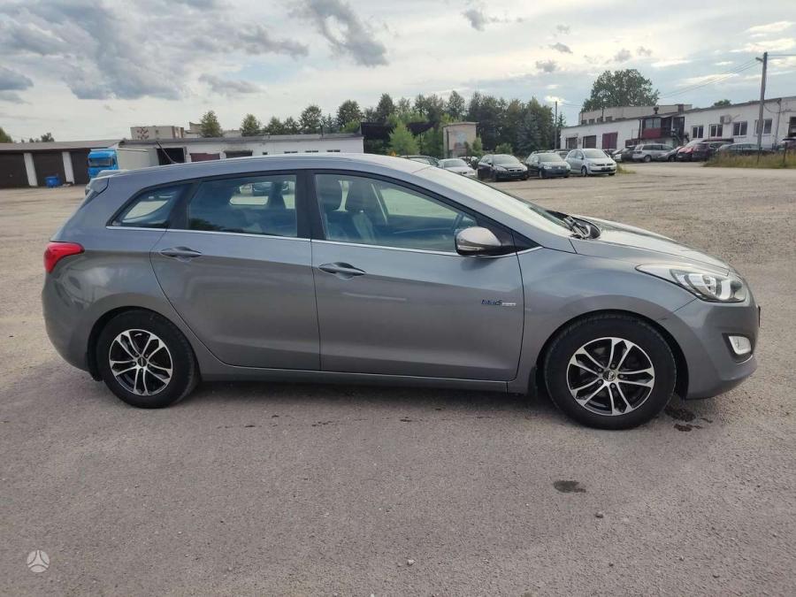 Grey Hyundai i30 2013 in Prienai, with an engine capacity of 1.59 L and mileage of 161 thousand km for 5150 €, photo 6 on AUTOMOTO.COM.LV