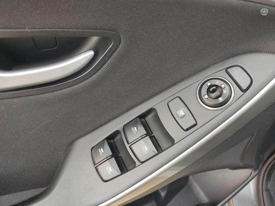 Grey Hyundai i30 2013 in Prienai, with an engine capacity of 1.59 L and mileage of 161 thousand km for 5150 €, photo 12 on AUTOMOTO.COM.LV