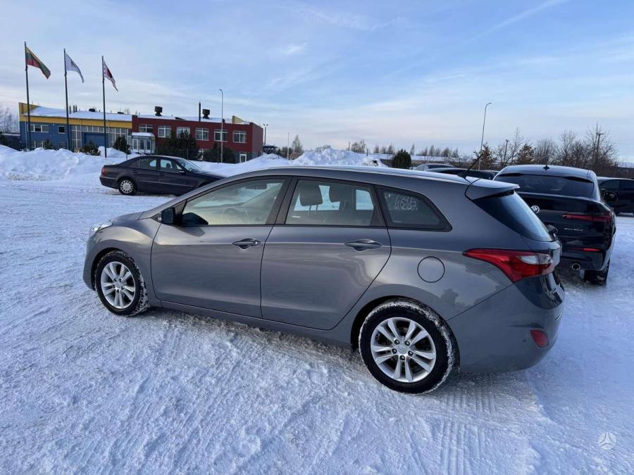 Pelēks Hyundai i30 2014 Telšiai, ar dzinēja tilpumu 1.60 L un nobraukumu 228 tūkst. km par 4700 €, foto 3 vietnē AUTOMOTO.COM.LV