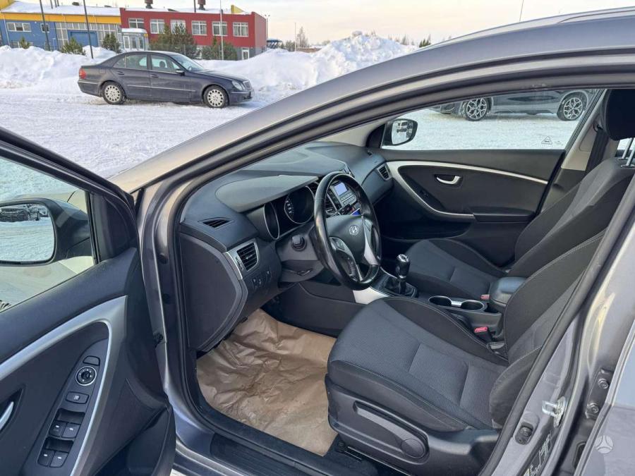 Pelēks Hyundai i30 2014 Telšiai, ar dzinēja tilpumu 1.60 L un nobraukumu 228 tūkst. km par 4700 €, foto 14 vietnē AUTOMOTO.COM.LV