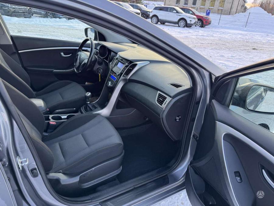 Pelēks Hyundai i30 2014 Telšiai, ar dzinēja tilpumu 1.60 L un nobraukumu 228 tūkst. km par 4700 €, foto 20 vietnē AUTOMOTO.COM.LV