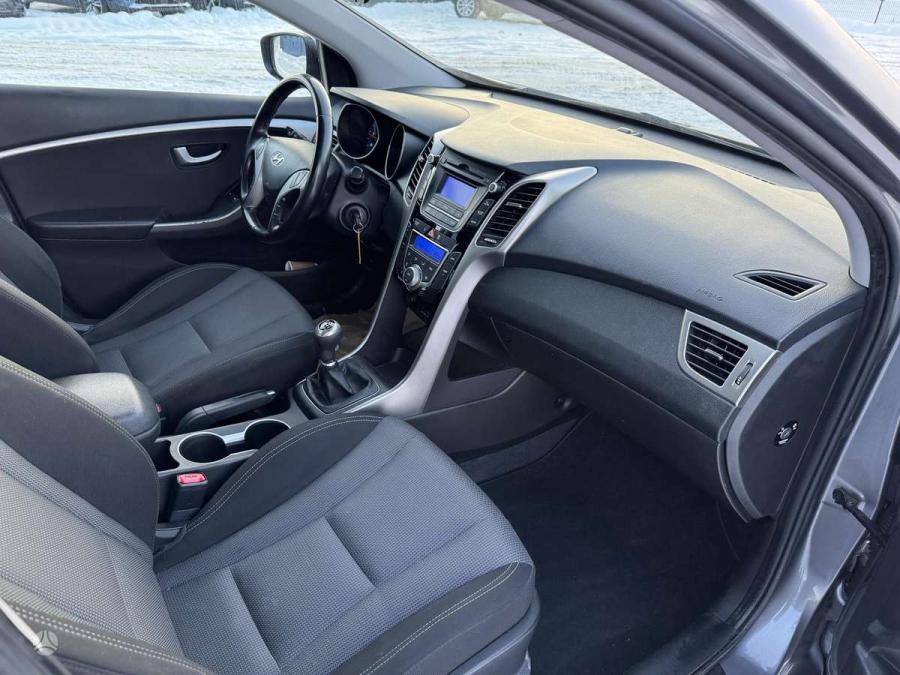 Pelēks Hyundai i30 2014 Telšiai, ar dzinēja tilpumu 1.60 L un nobraukumu 228 tūkst. km par 4700 €, foto 22 vietnē AUTOMOTO.COM.LV