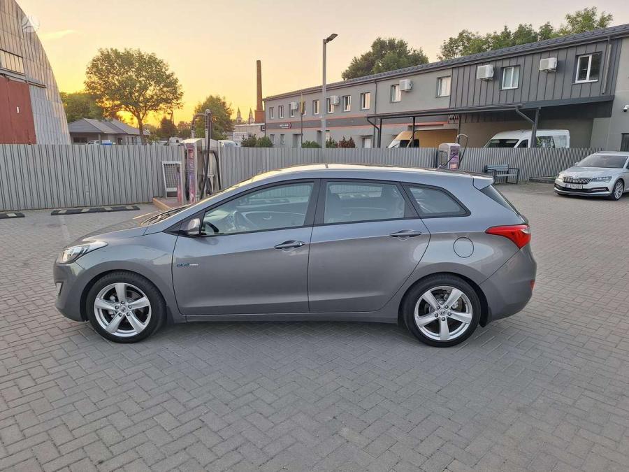 Pelēks Hyundai i30 2014 Vilkaviškis, ar dzinēja tilpumu 1.58 L un nobraukumu 210 tūkst. km par 5100 €, foto 3 vietnē AUTOMOTO.COM.LV