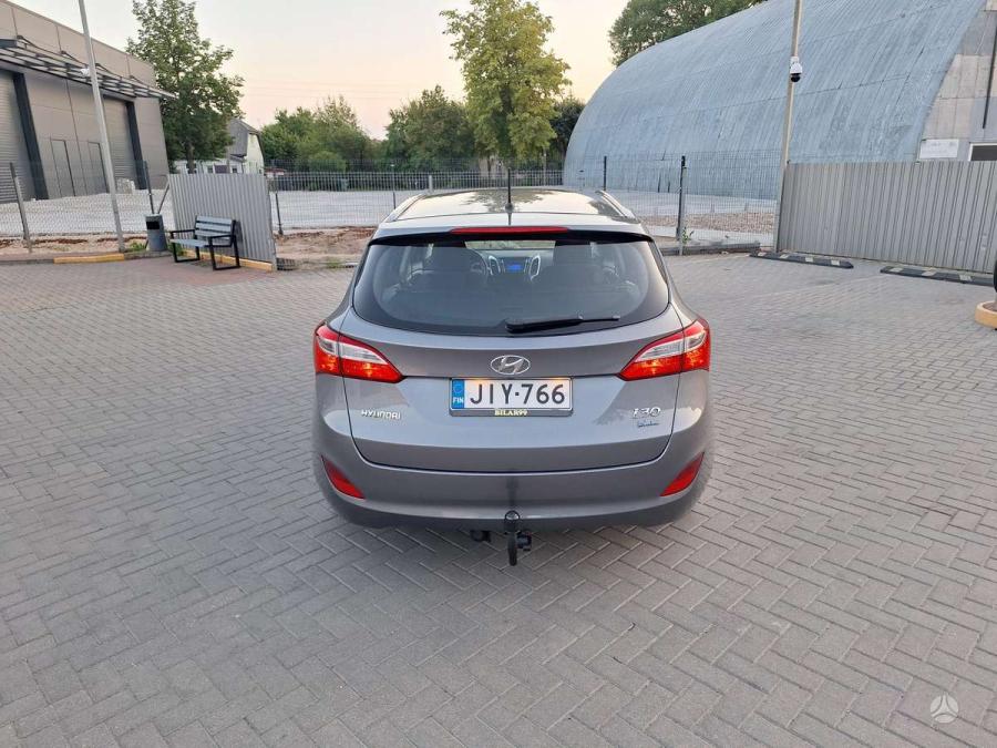 Pelēks Hyundai i30 2014 Vilkaviškis, ar dzinēja tilpumu 1.58 L un nobraukumu 210 tūkst. km par 5100 €, foto 5 vietnē AUTOMOTO.COM.LV