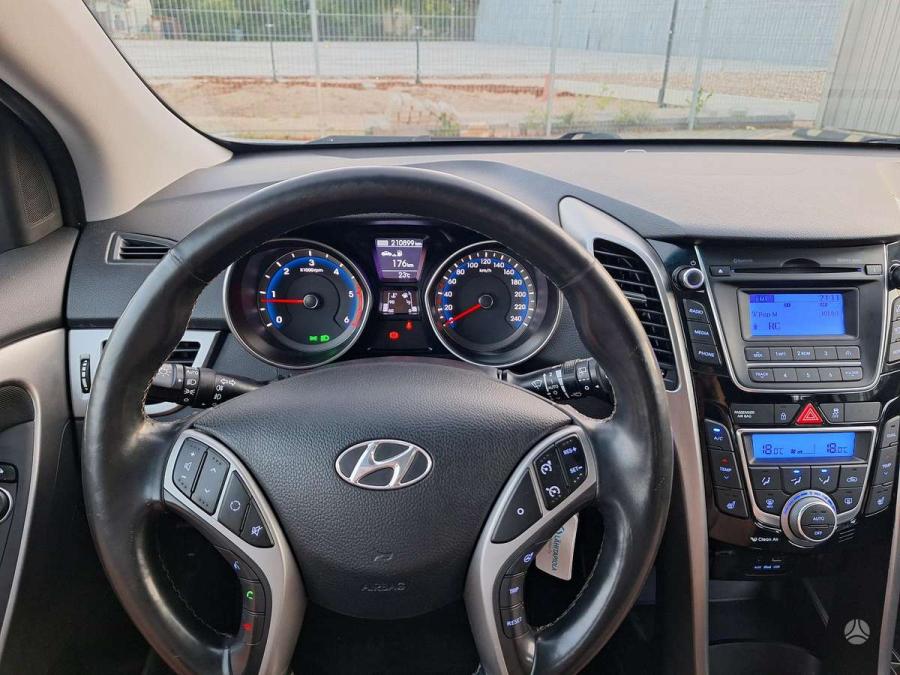 Pelēks Hyundai i30 2014 Vilkaviškis, ar dzinēja tilpumu 1.58 L un nobraukumu 210 tūkst. km par 5100 €, foto 14 vietnē AUTOMOTO.COM.LV